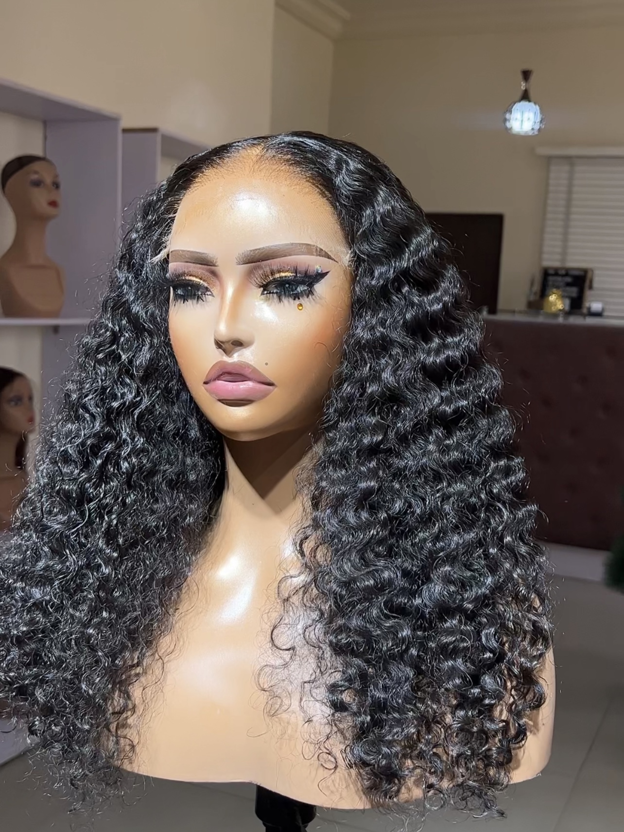 Closure Luxe Curly Wig - Haircase